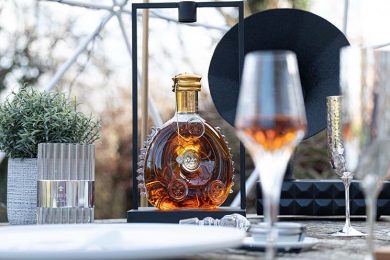 AKI Caviar und Louis XIII – SCHMACKOFATZO